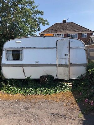 Vintage Caravan. Ace Pioneer – Touring Caravan