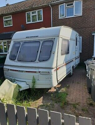 Swift 2 Berth Caravan With Awning – Touring Caravan