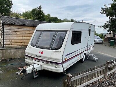 1998 Swift Challenger 470 Se 2 Berth Lightweight Caravan With Motor ...