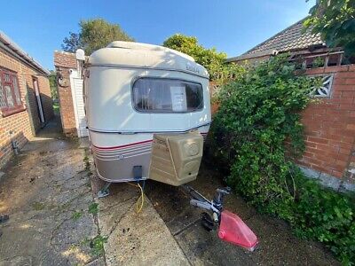 Eriba Puck Familia 320 – Touring Caravan
