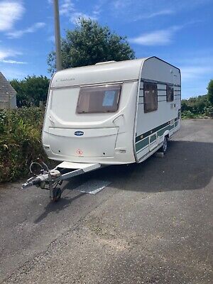Lunar Chateau 4 Berth Caravan Fixed Bed – Touring Caravan
